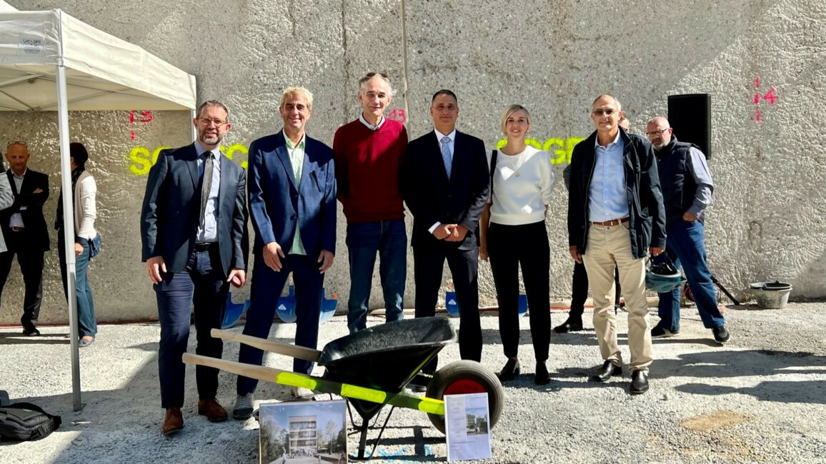 La CPEG lors de la pose de la première pierre du Centre de chirurgie ...